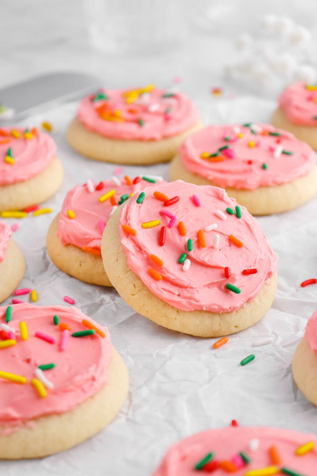 Soft Frosted Sugar Cookies (Lofthouse Copycat!) - Bakers Table