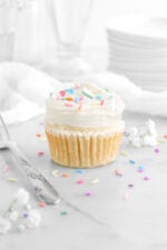 Single Serve Vanilla Cupcake with Buttercream Frosting - Bakers Table