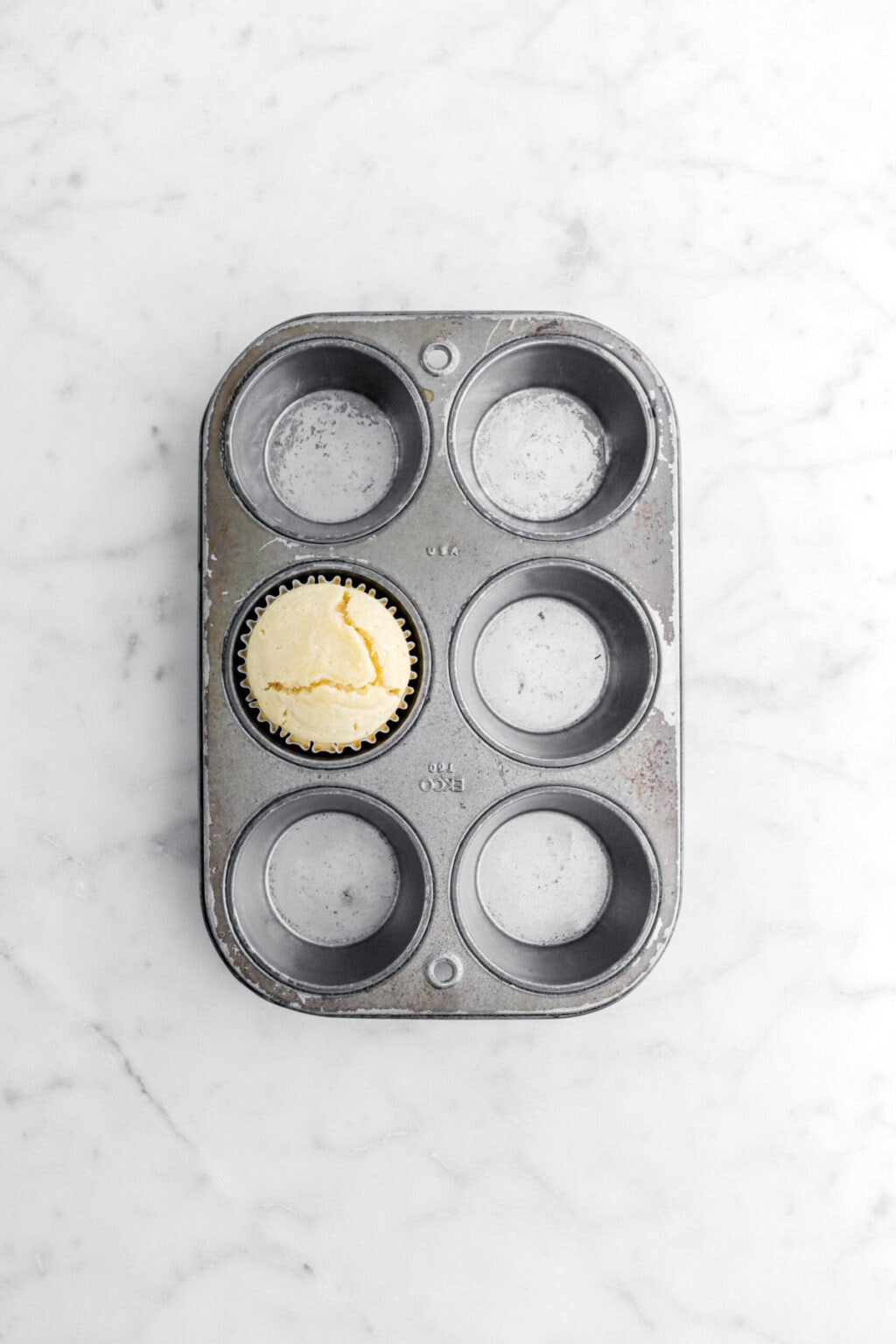 Single Serve Vanilla Cupcake with Buttercream Frosting - Bakers Table
