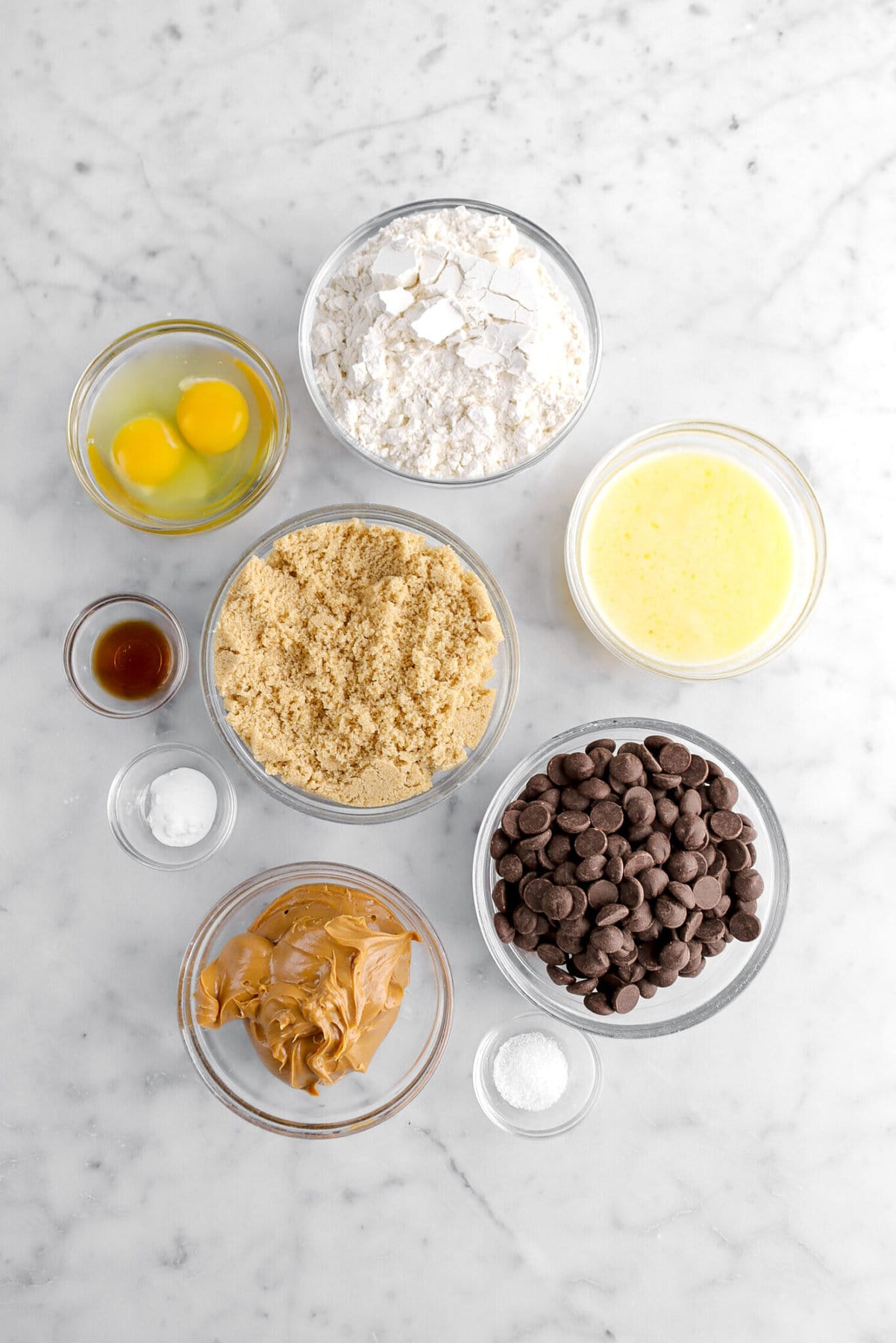 Soft & Chewy Bakery-Style Peanut Butter Chocolate Chip Cookies - Bakers ...